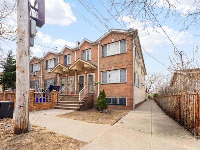 109 32 th St, Queens, NY 11433