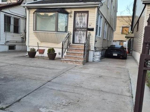 109 33 th St, South Ozone Park, NY 11420