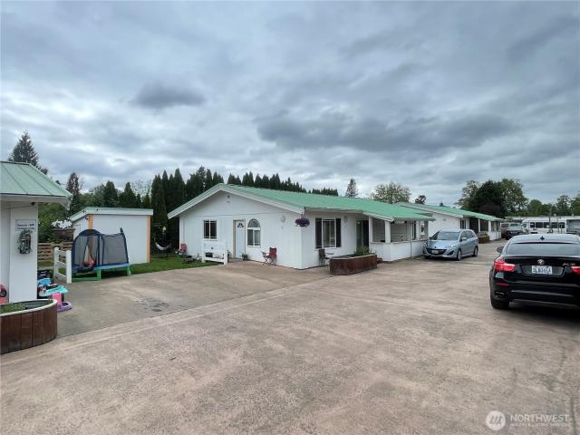 109 4th Avenue SE