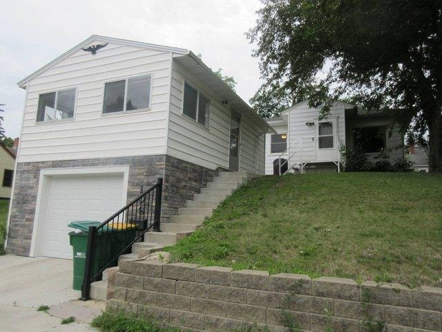 109 5th St, Jackson, MN 56143