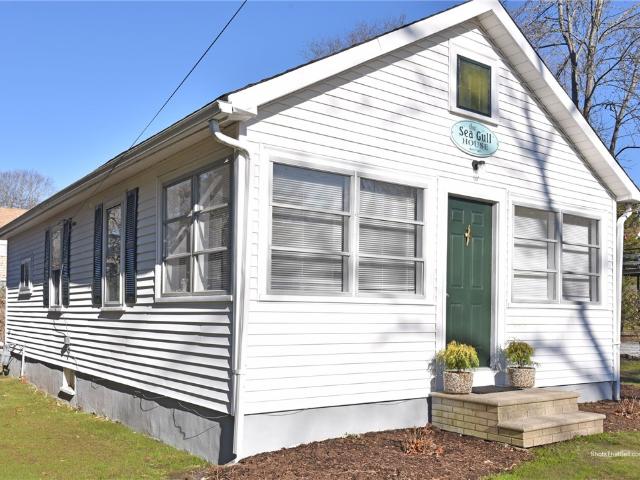 109 Conanicus Road
