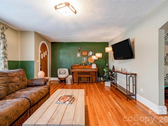 109 Coopers Corner