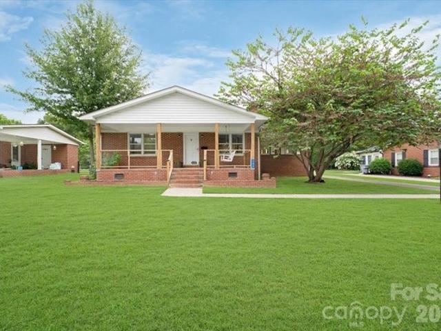 109 Catawba St, Clover, SC 29710