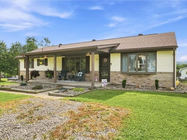 109 Carrousel St, Ford City, PA 16226