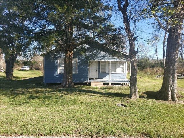 109 Carver St, West Columbia, TX 77486