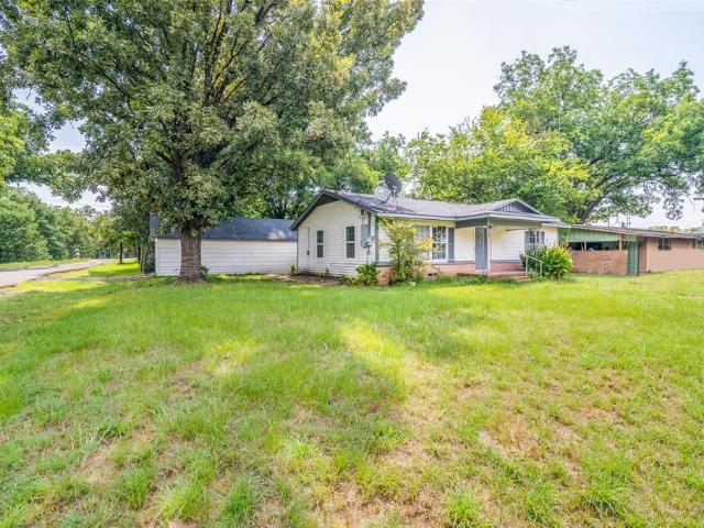 109 Church St, Quinlan, TX 75474 | MLS #21159