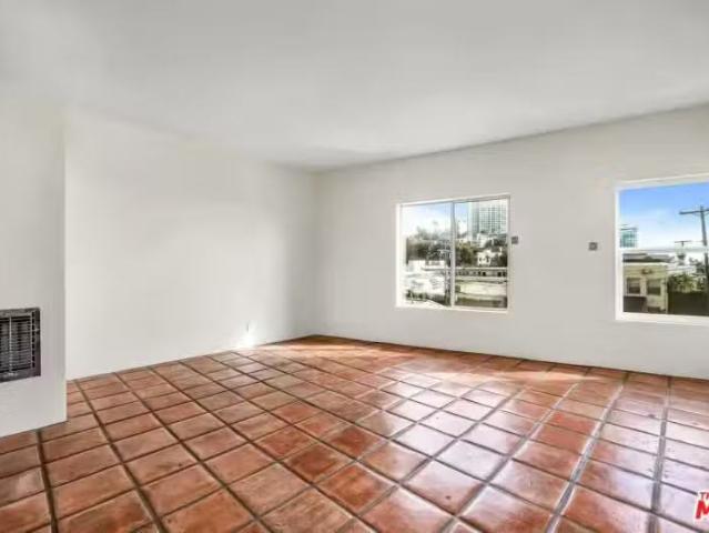 109 Chautauqua Blvd, 6, Santa Monica, CA 90402