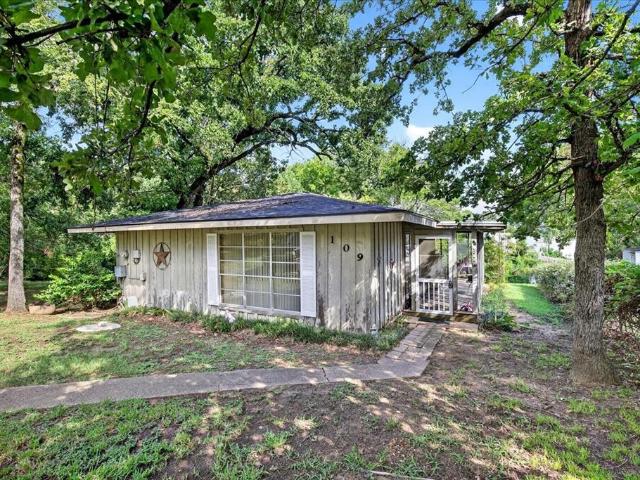 109 Circle Drive