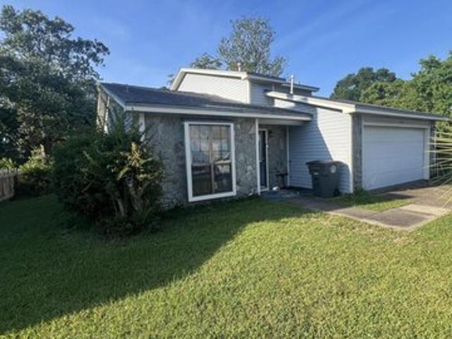 109 Crystal Lake Ln, Valparaiso, FL 32580