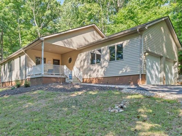 109 Creeden Dr, Moneta, VA 24121