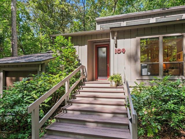 109 Creekwood