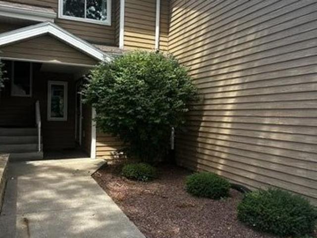 109 Creek Edge Ct, Waunakee, WI 53597