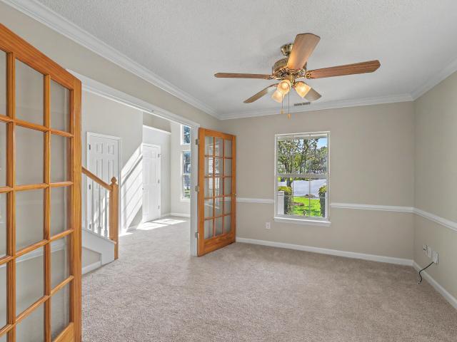 109 Creekside Drive