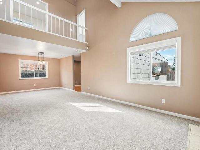 109 Crownpointe Dr