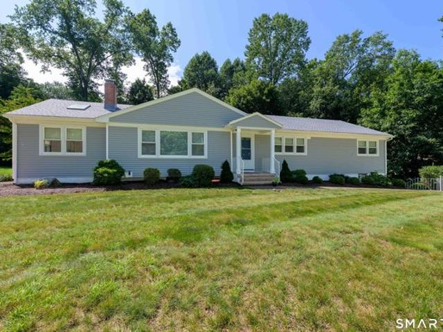 109 Cummings Dr, Orange, CT 06477