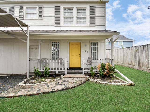 109 Amundsen St, Houston, TX 77009 | MLS #86569
