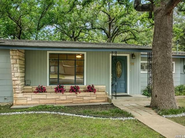 109 and 111 Beverly Dr, Fredericksburg, TX 78624
