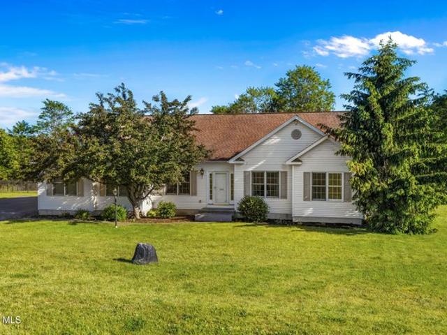 109 Abbey Rd, Poestenkill, NY 12140