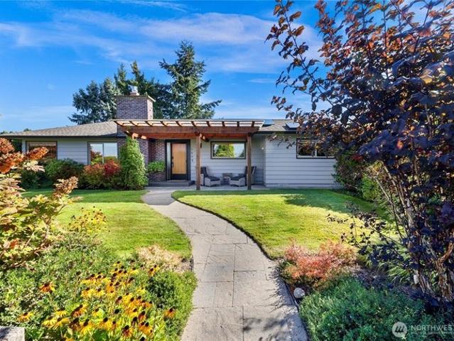 109 Acacia St, Bellingham, WA 98225