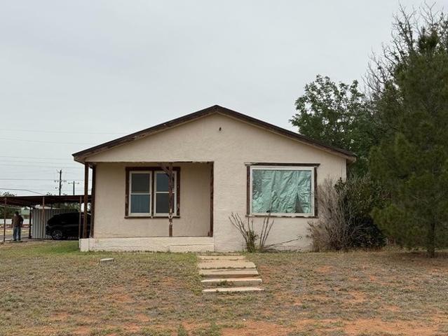 109 Alpine St, Wickett, TX 79788