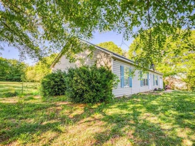 109 Arnold St, Locust Grove, GA 30248