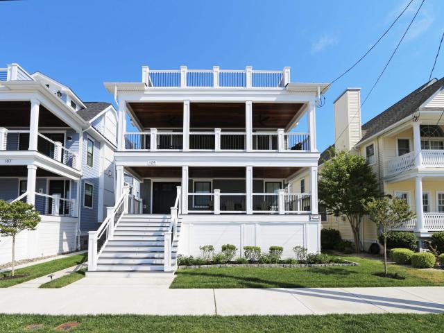 109 Bay Ave