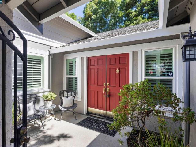 109 Blossom Ct
