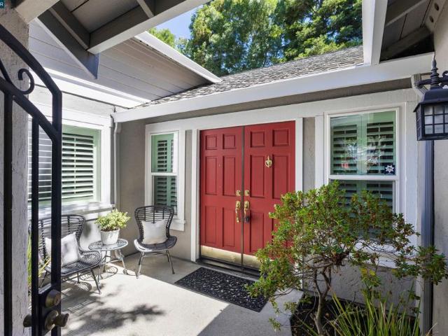 109 Blossom Ct