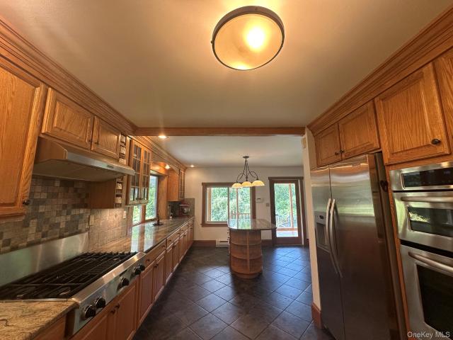 109 Brush Hill