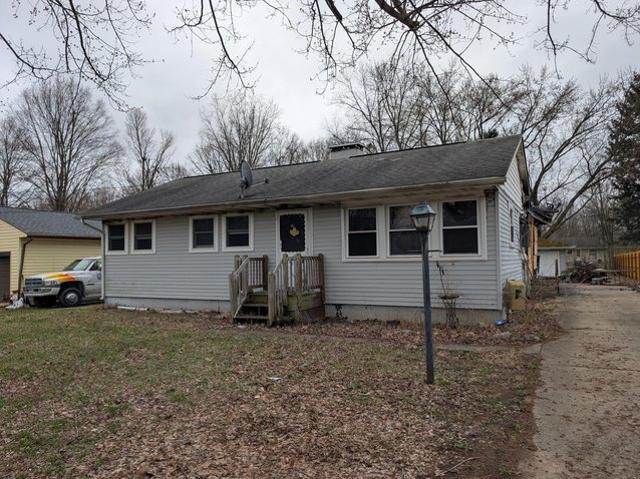 109 Bradley Dr, Jackson, MI 49201