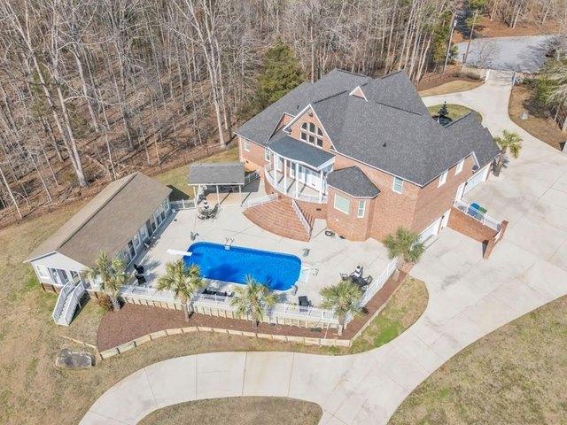 109 Brandon Dr, Hodges, SC 29653
