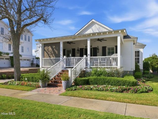 109 Broad St, Beaufort, NC 28516