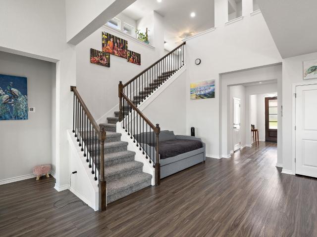 109 Broken Oak Dr
