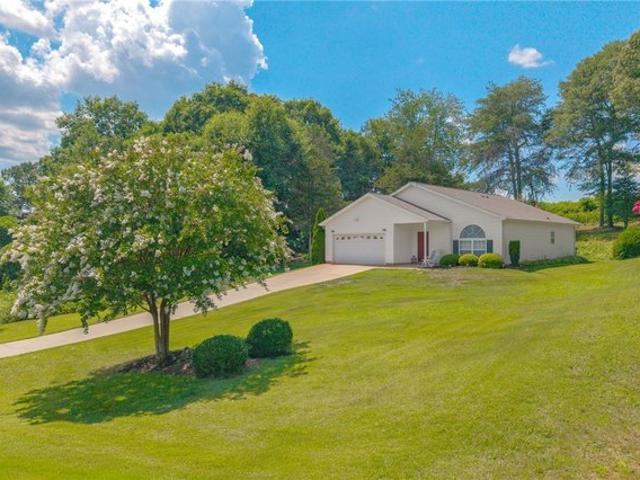109 Golden Springs Ln, Liberty, SC 29657