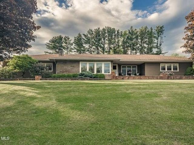 109 Golf Course Rd, Amsterdam, NY 12010