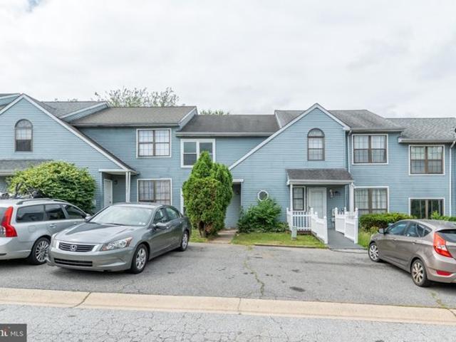 109 Germantown Ct, Newark, DE 19702