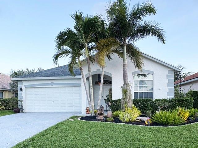 109 Derby Ln, Royal Palm Beach, FL 33411