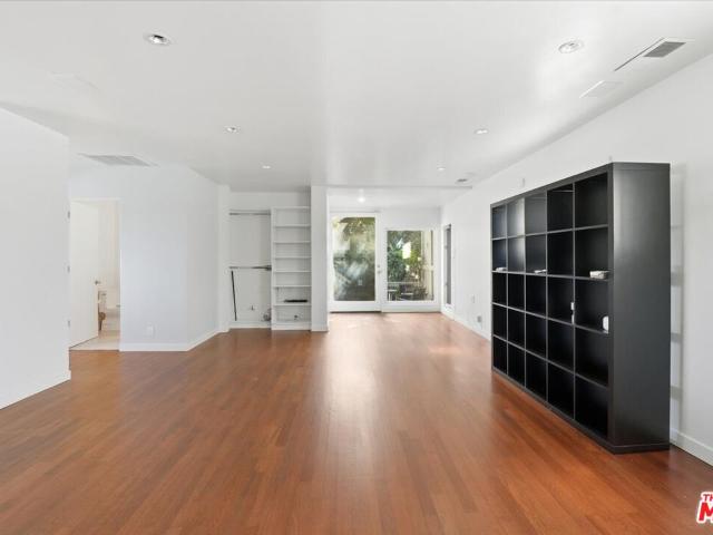 109 Dudley Ave, Venice, CA 90291 | MLS #26768 | Compass