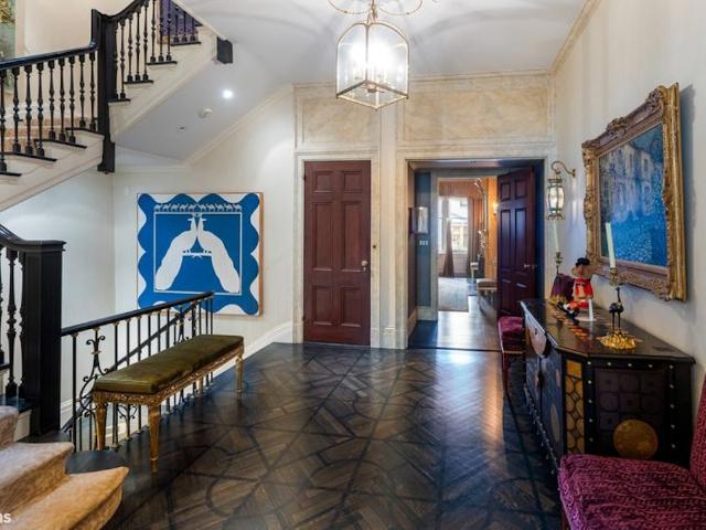 109 E 69TH Street