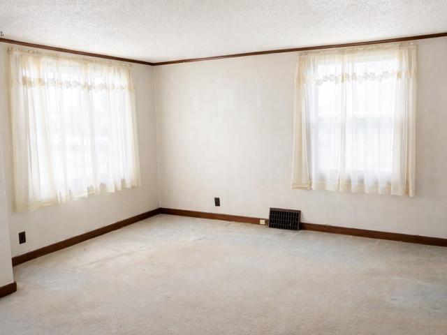 109 E 11TH Street