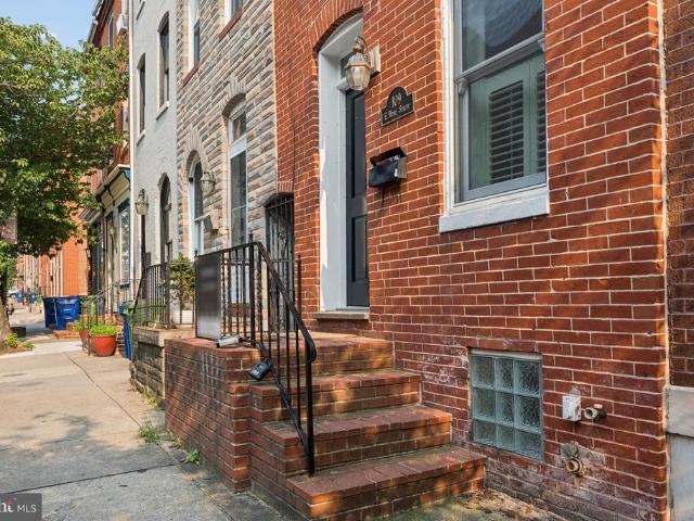 109 E West Street