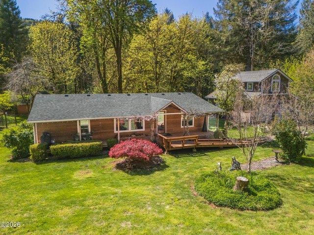 109 E Yates Pl, Alsea, OR 97324