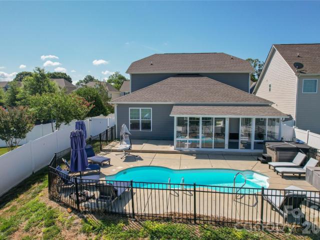 109 E Americana Drive
