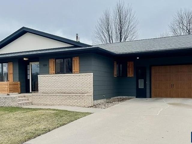 109 E Brown St, Luverne, MN 56156