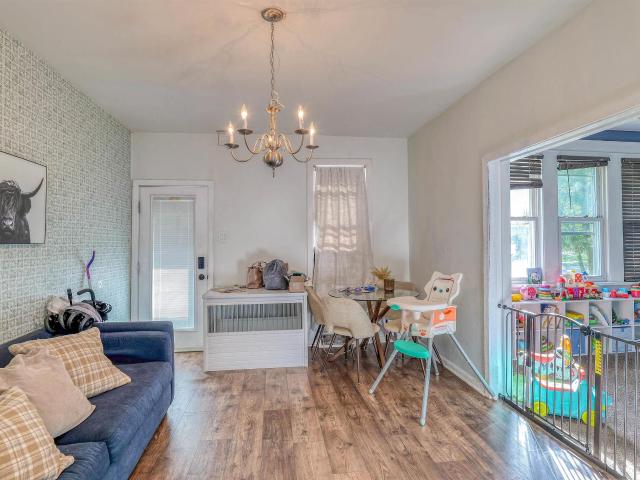 109 E Cedar Ave