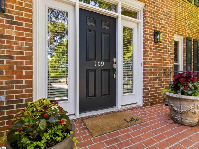 109 E Hypericum Lane