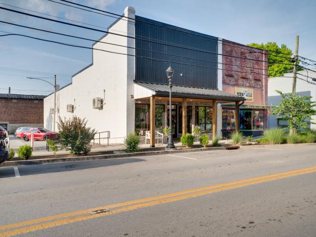 109 E Main St