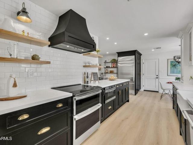 109 E Northview Ave, Phoenix, AZ 85020