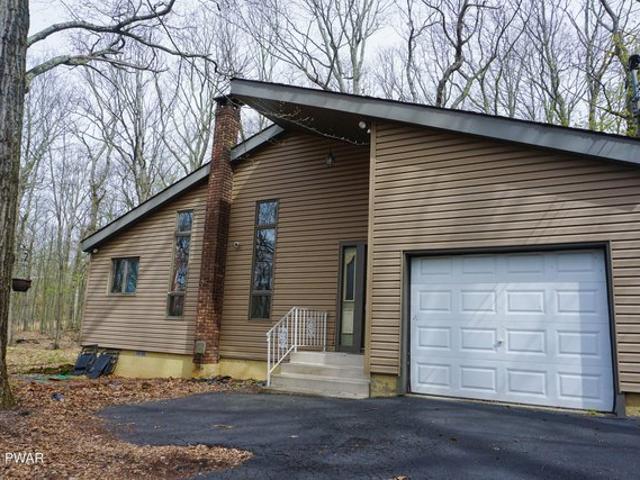 109 Eagle Ct, Bushkill, PA 18324
