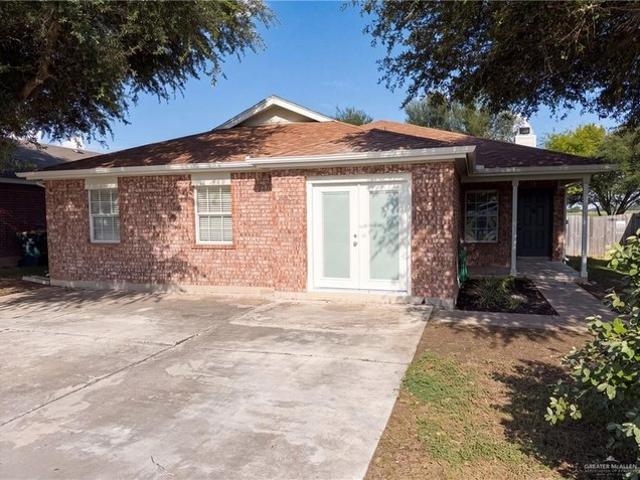 109 Eagle Dr, Luling, TX 78648